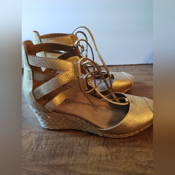 Vionic | Shoes | Vionic Gold Metallic Espedrille Sandals Size 7 | Poshmark